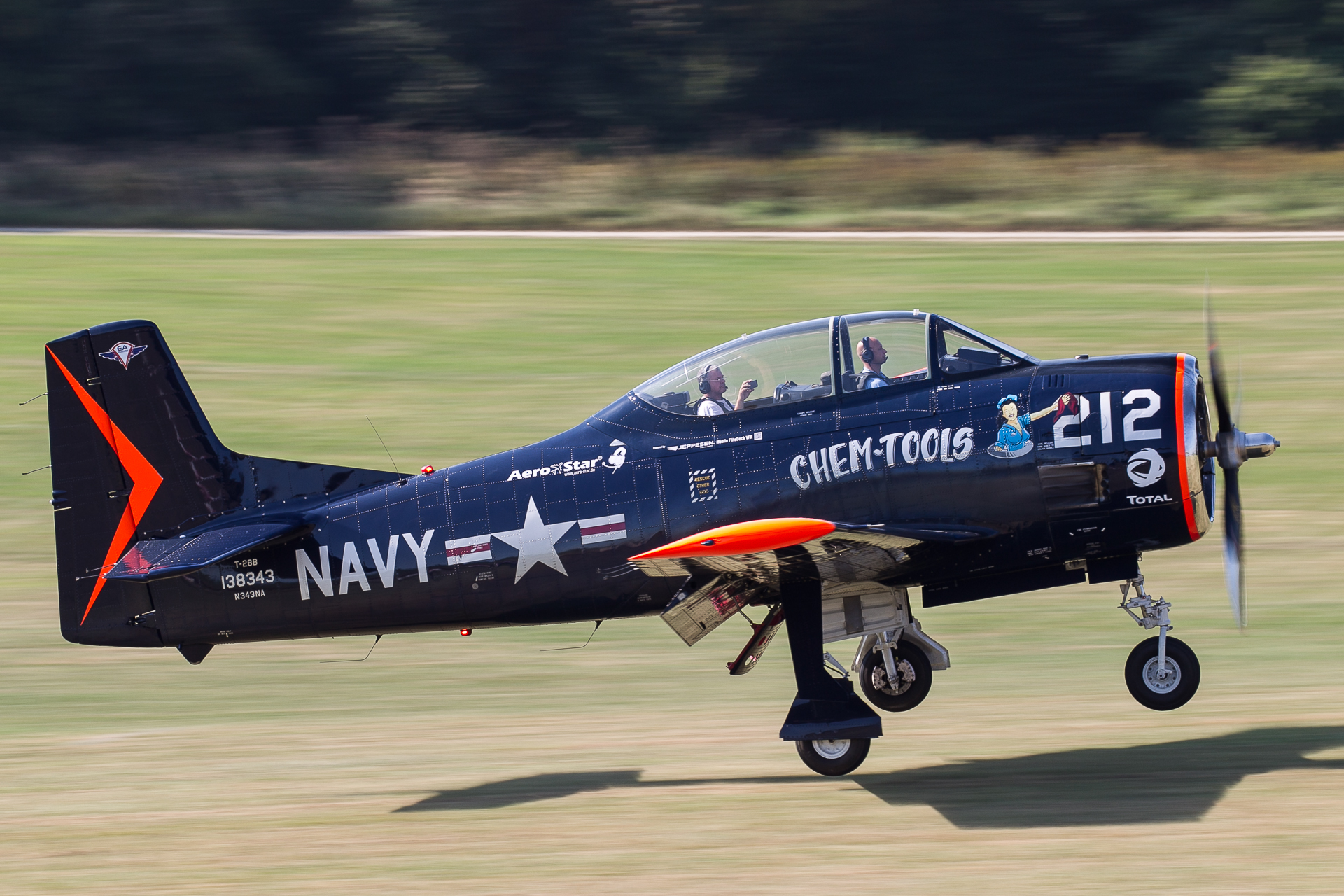 Un nouveau T-28 Trojan en France ! – L’Echarpe Blanche
